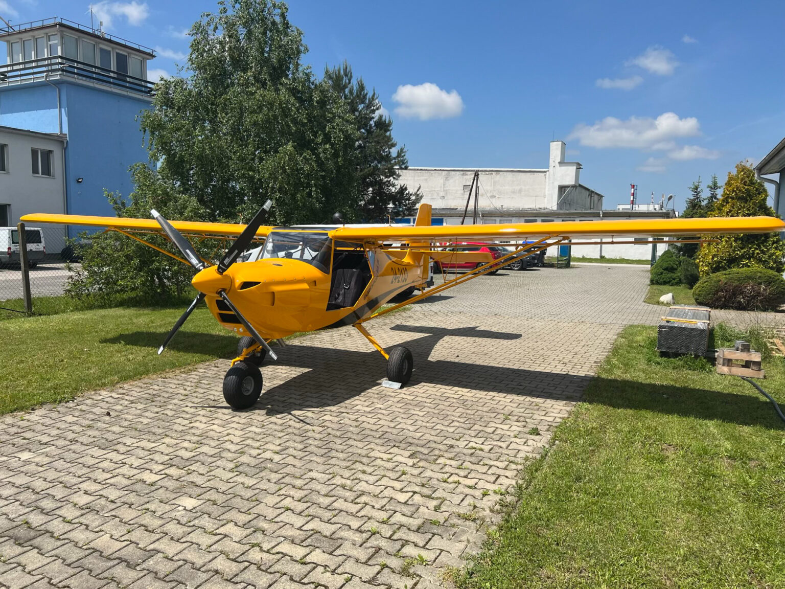 Eurofox 915iS tow aircraft