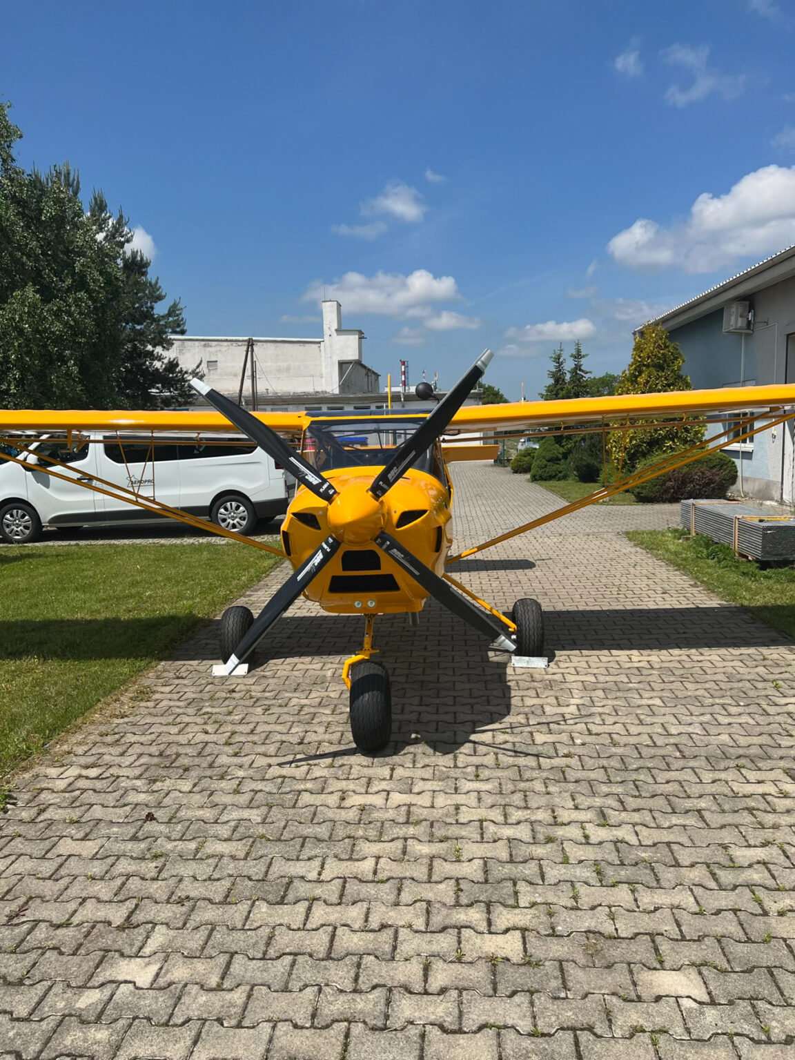 Eurofox 915iS tow aircraft